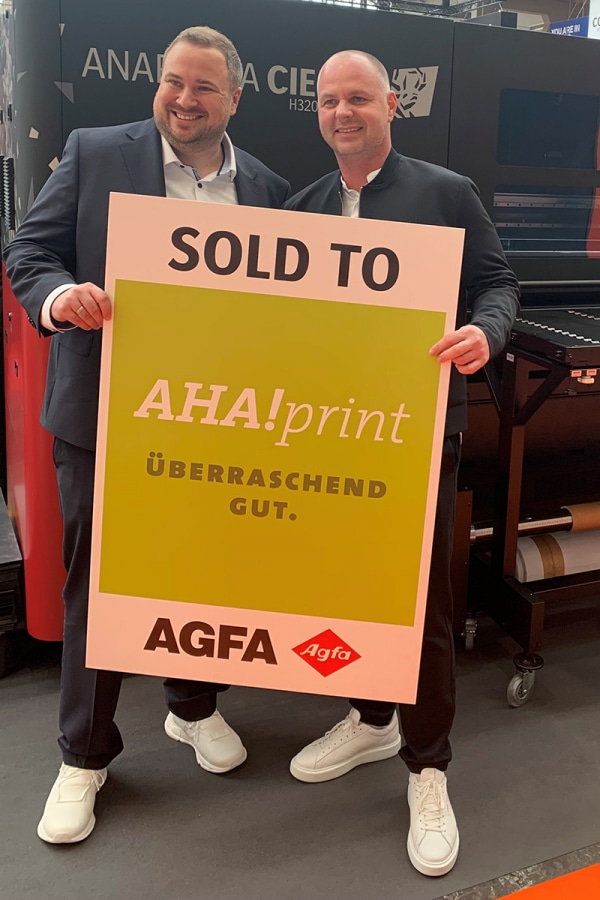 AHA!print investiert in Agfa Wideformat Drucksystem Anapurna Ciervo H3200